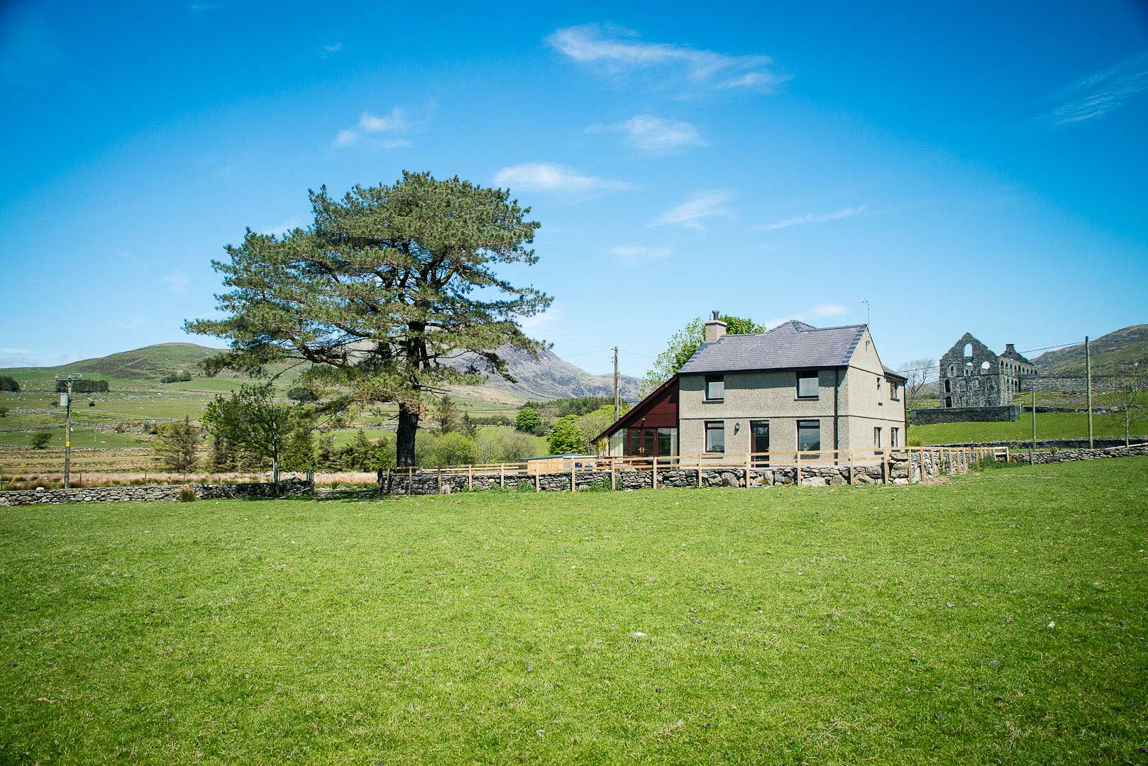 Discount and Prosecco at Snowdonia Cottage | Dioni Holiday Cottages